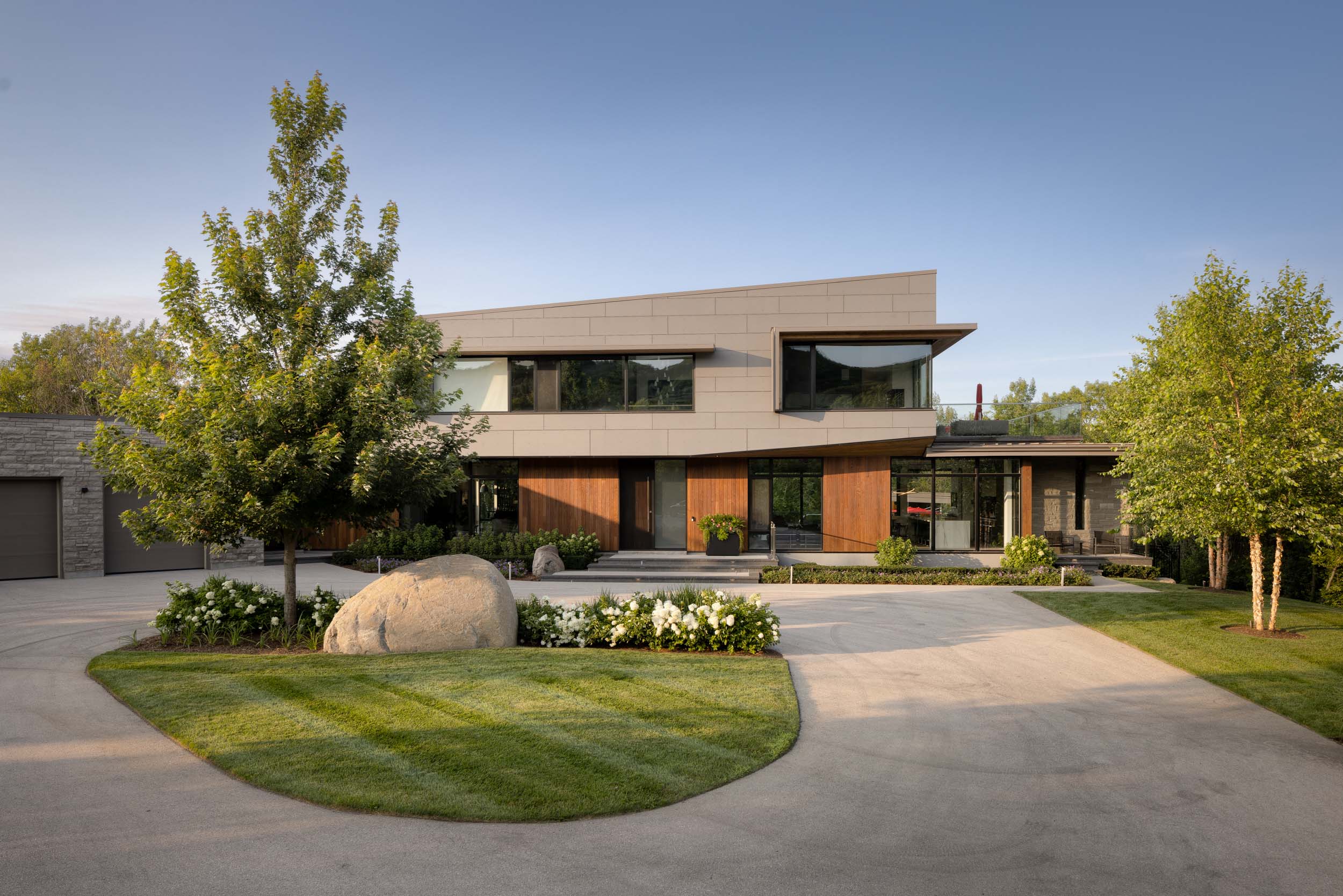 How to Make the Most of Your Front Yard | The Landmark Group